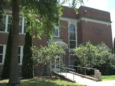 Admissions Tour Noble Hall - Eastern Connecticut State University