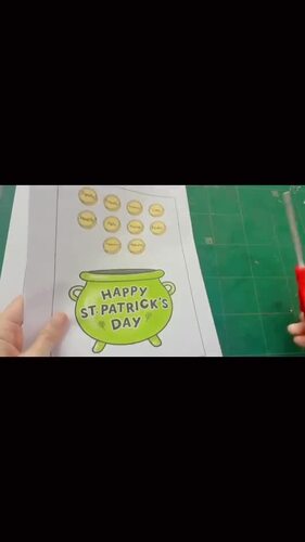 DIY St. Patrick's Day Gratitude Craft: My Pot of Gold Flip Book l Paper ...