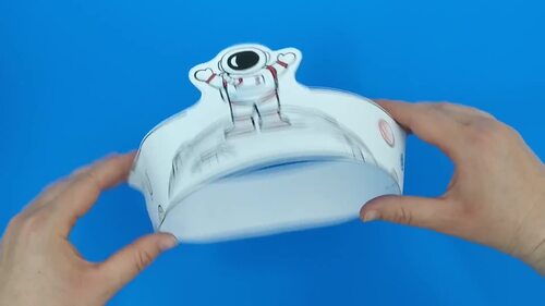 Astronaut on the Moon - Paper Crown by 10 Minutes of Quality Time