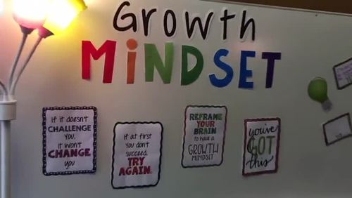 Growth Mindset Bulletin Board and Craft by The Counseling Teacher Brandy