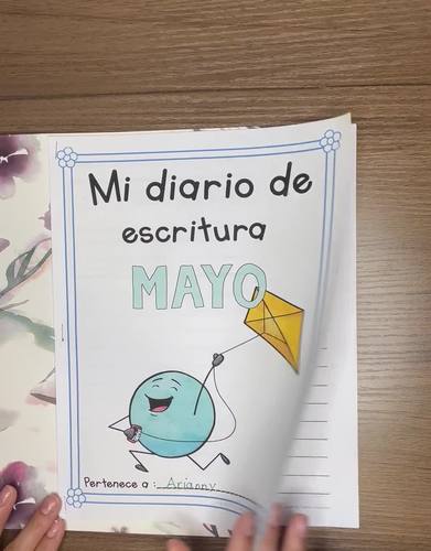 SPANISH Daily Writing Journal - Daily quick writes - Month of May
