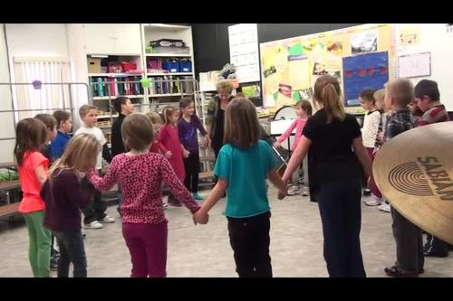 Primary Dances and Singing Games by Themes and Variations Musicplay