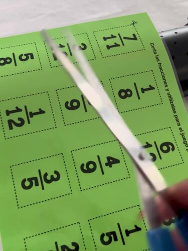 Fracciones - Power Point - Fraction Worksheets - Spanish by Zig Zag Teacher