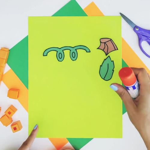 Fall Craft Kindergarten | Easy Paper Pumpkin Craft by The Kinder Clubhouse