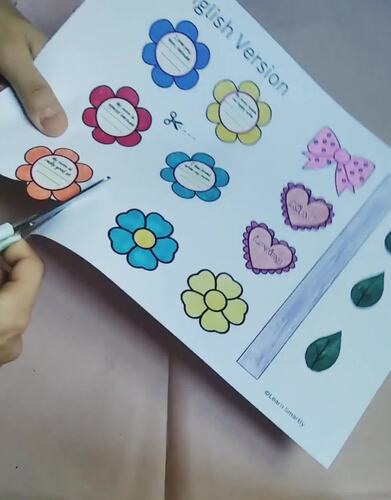 Mother's Day Flower Basket Writing Craft in English & Spanish & French