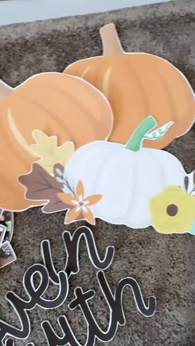 Classroom Door Decor for Fall by Allie Lewis- Teaching on the Move