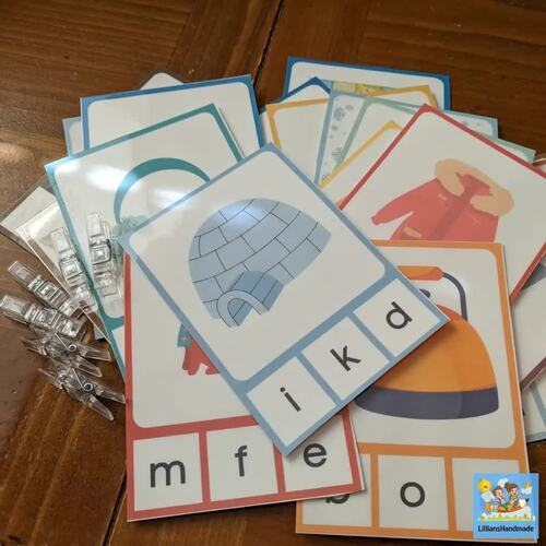 Winter-Themed Beginning Sound Clip Cards for Preschool & Kindergarten