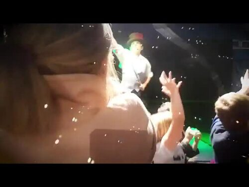 Become a Bubbleologist How To Make Giant Bubbles Performer Artist: 4 ...