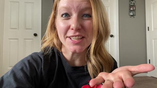 Kindergarten Reading Skills Checklist by Miz Riz Elementary Resources