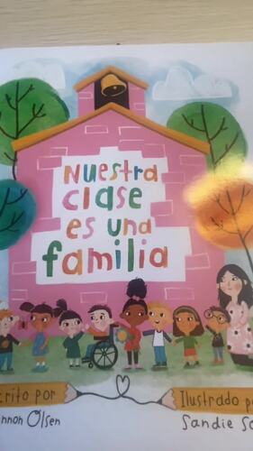 Nuestra clase es una familia by Creative Bilingual Minds | TPT