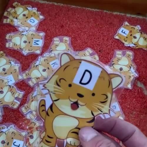 Letter recognition activity | T is for tiger | Uppercase lowercase matching