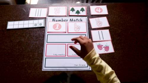 Christmas Number sense Math center file folder activity by Piggybooks