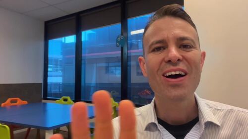 Jigsaw Story 1: THE CHOCOLATE EGG HUNT by English Adventure with Paul