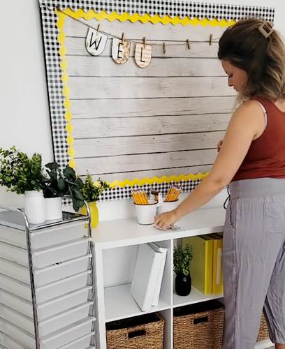 Honey Bee EDITABLE Welcome Signs Classroom Decor by Lisa's Classroom