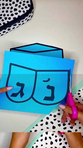DREIDEL CRAFT FOR HANUKKAH | Chanukah | Holidays Around the World