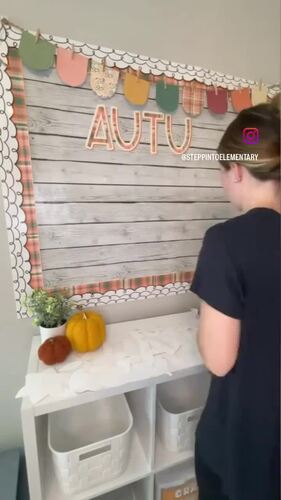 Fall Bulletin Board Kit | English & Spanish Version | Student Activity