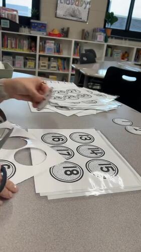 Circle File Folder Labels with Numbers 1-120 | Blue and White Floral