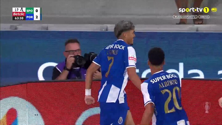 sport tv - William Gomes com um golo monumental 💥